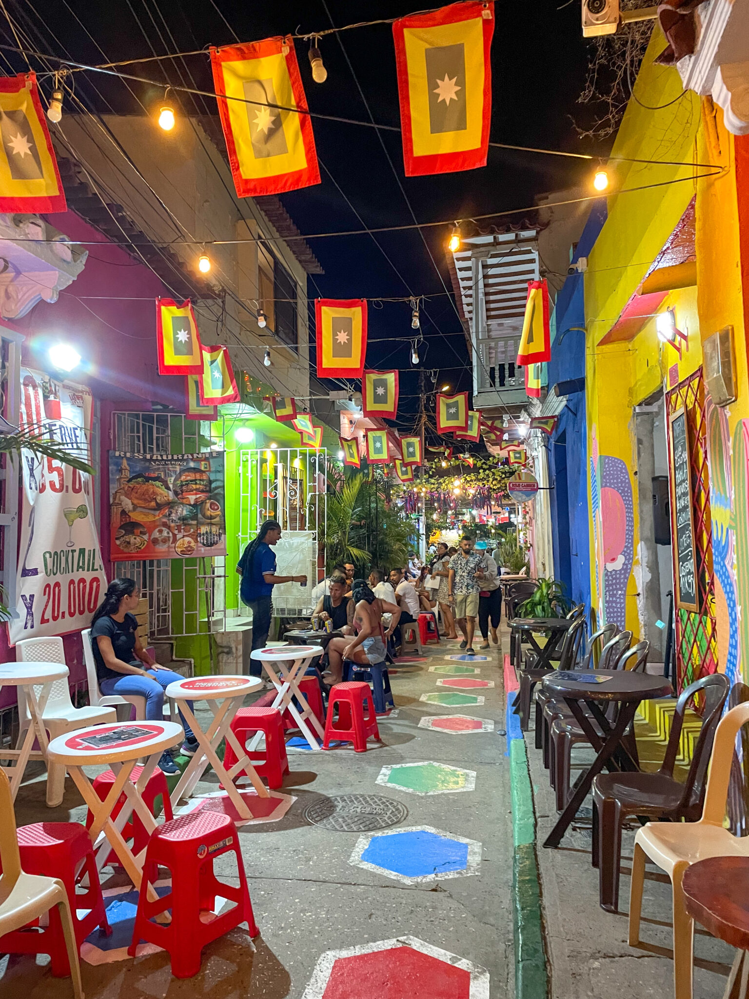 Our Budget Guide to Cartagena - your fav travel besties!